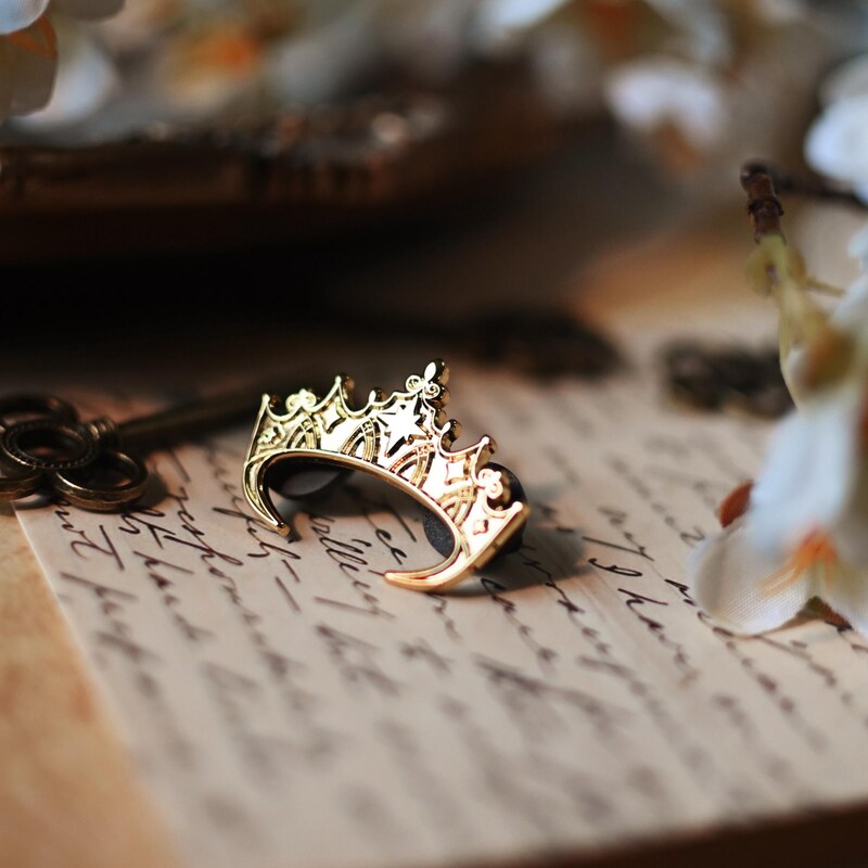 Crown Pin - Etsy