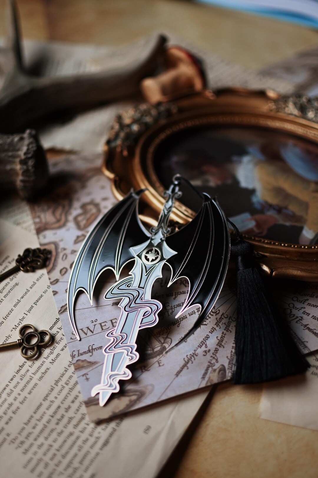 Azriel Shadowsinger Wingspan | Enamel Bookmark | A Court of Thorns and ...