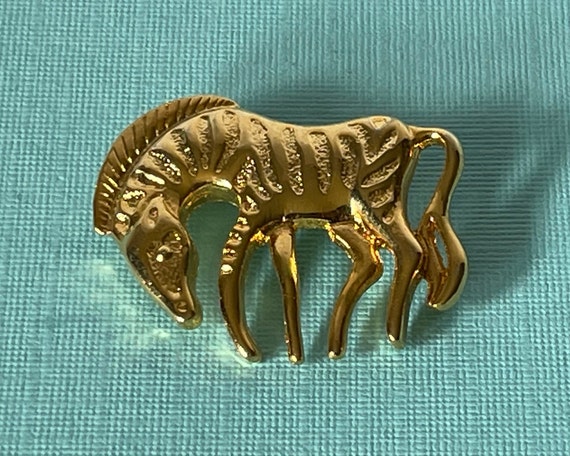 Vintage zebra brooch, gold zebra brooch, zoo animals,… - Gem