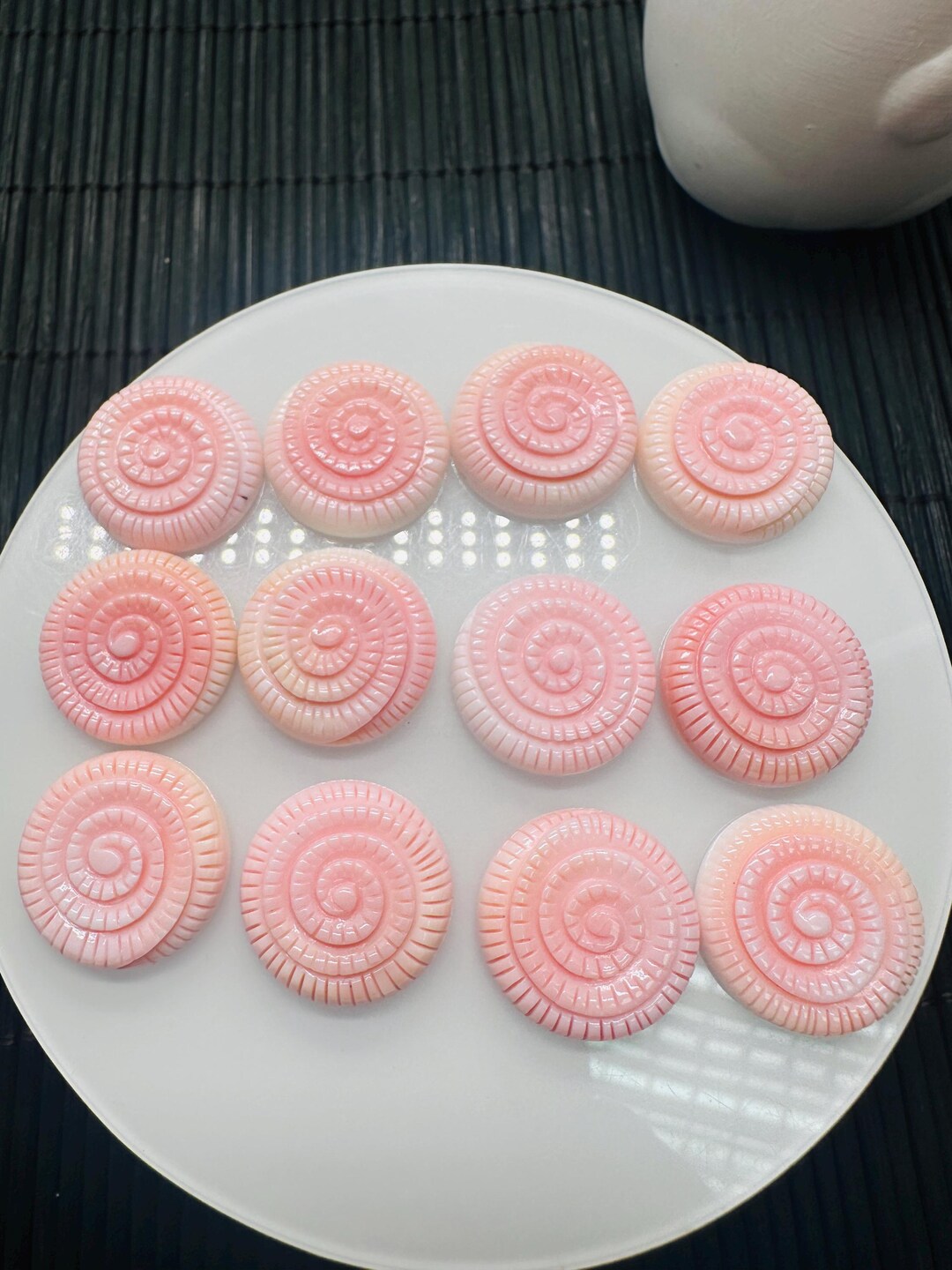 20 Mm Queen Conch Shell Carving Swirl Cabs • Half Drill • Pack of 1 Pc ...