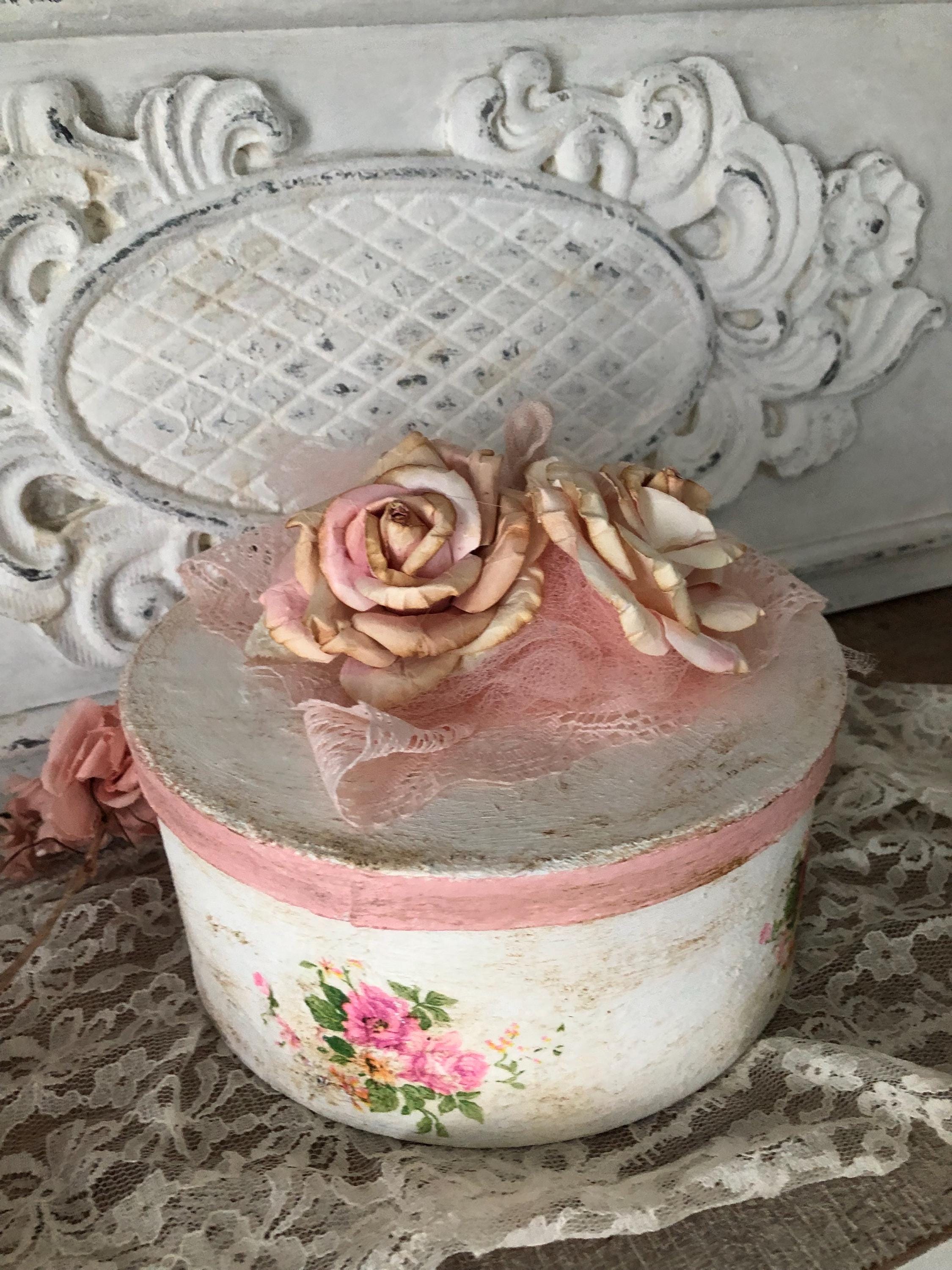 White and Pink Distressed Small Round Vintage Cardboard Box/ Pink ...