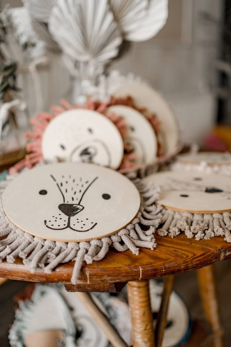 Wall Hanging Lion or Bear Different Colors and Sizes - Etsy UK