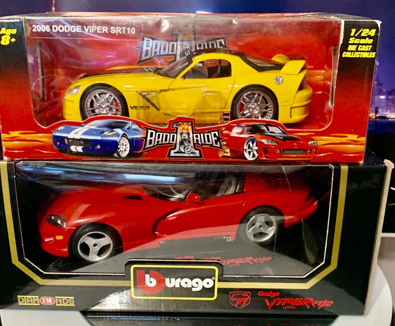 1/18 Scale Model of a 1992 Dodge Viper RT/10 in the Original Box, a ...