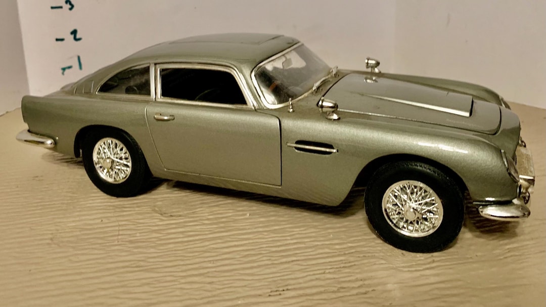 James Bond 007 First Aston Martin DB5 in 1:18 Scale an Estate Find That ...