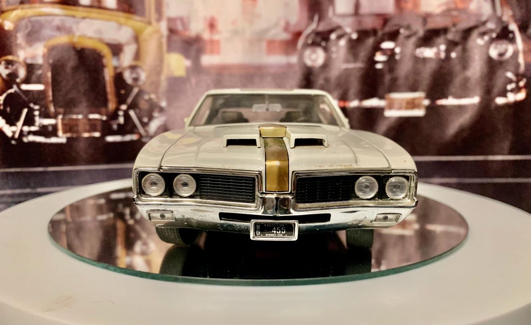 1:18 ERTL Scale Model of a 1969 Oldsmobile 442 With 455 HO Engine. and ...