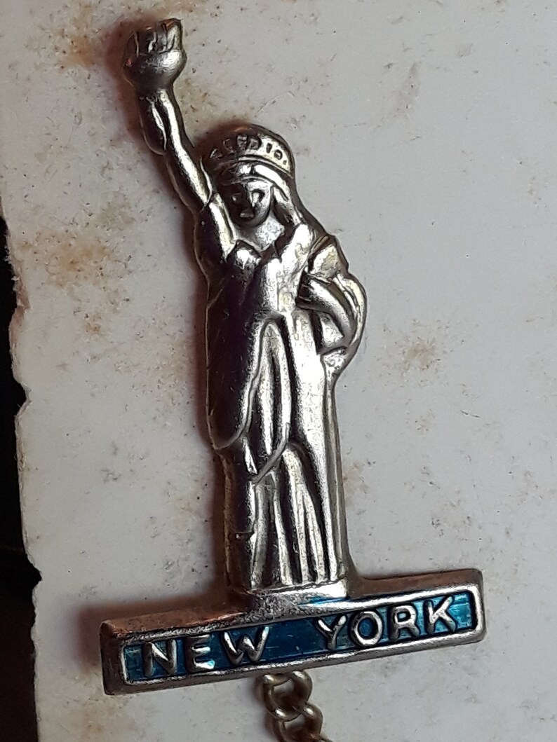 Vintage Collectible New York City Souvenir Pin, 1960s, 14 Kt. Gold ...