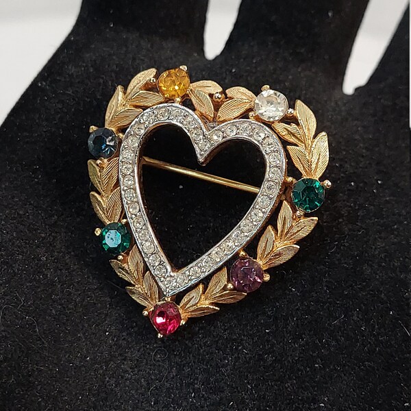 Trifari Pin Brooch - Etsy