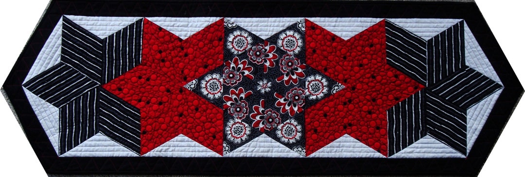 Overlapping Stars Table Runner - Etsy