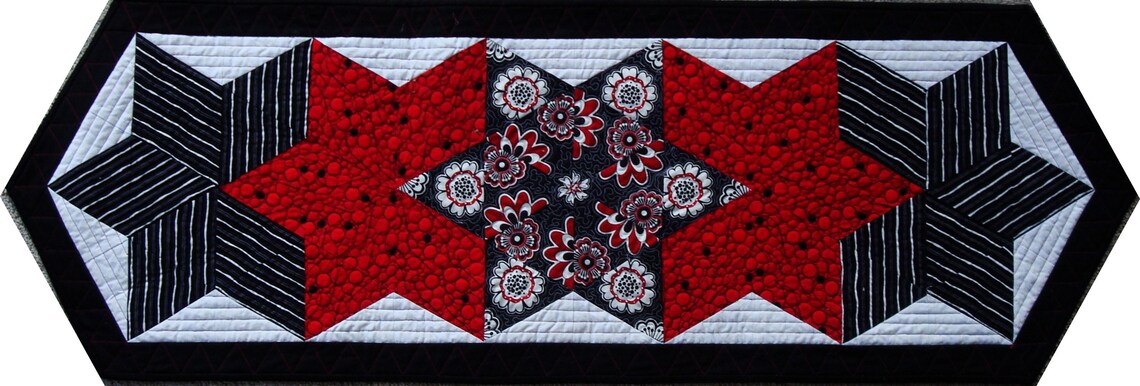 Overlapping Stars Table Runner - Etsy
