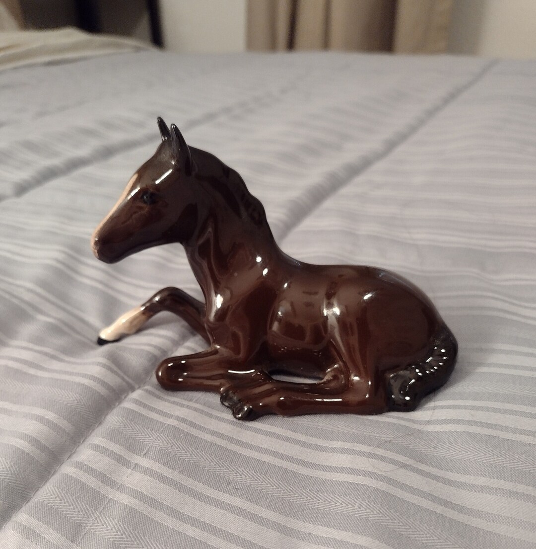 Beswick #915 Brown Bay Foal Horse Lying Down - Mint Condition ...