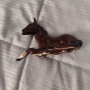 Beswick #915 Brown Bay Foal Horse Lying Down - Mint Condition ...