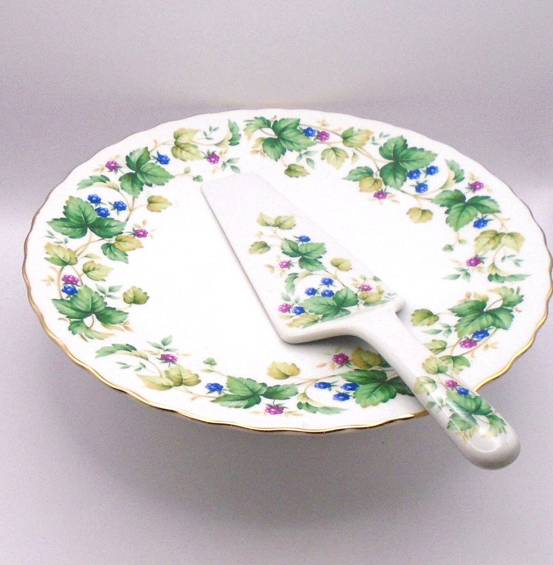 Vintage "vineyard" Porcelain Cake Stand/ Plate and Porcelain Cake ...