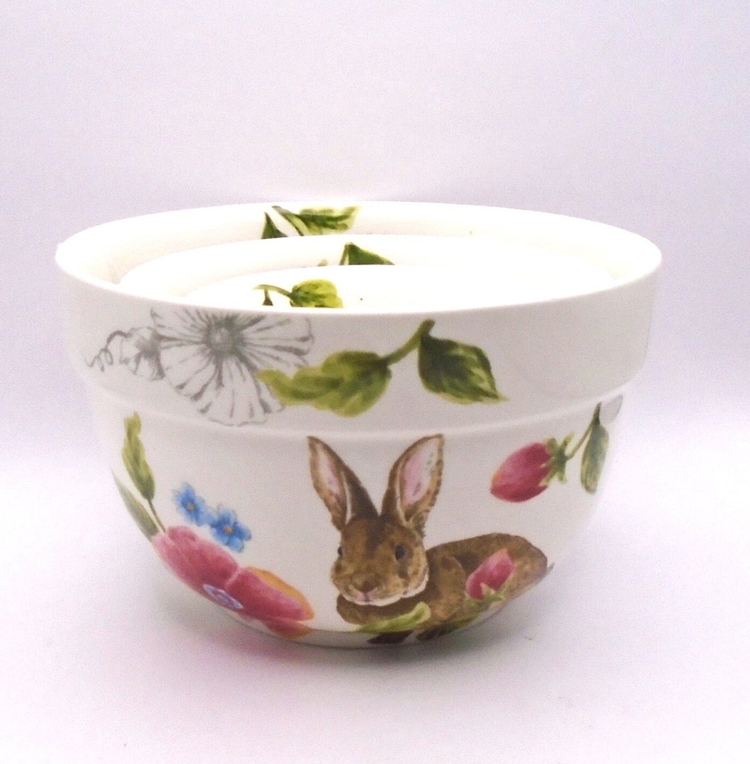 Vintage Maxcera Nesting Ceramic Bowls in White With Bunnies & - Etsy