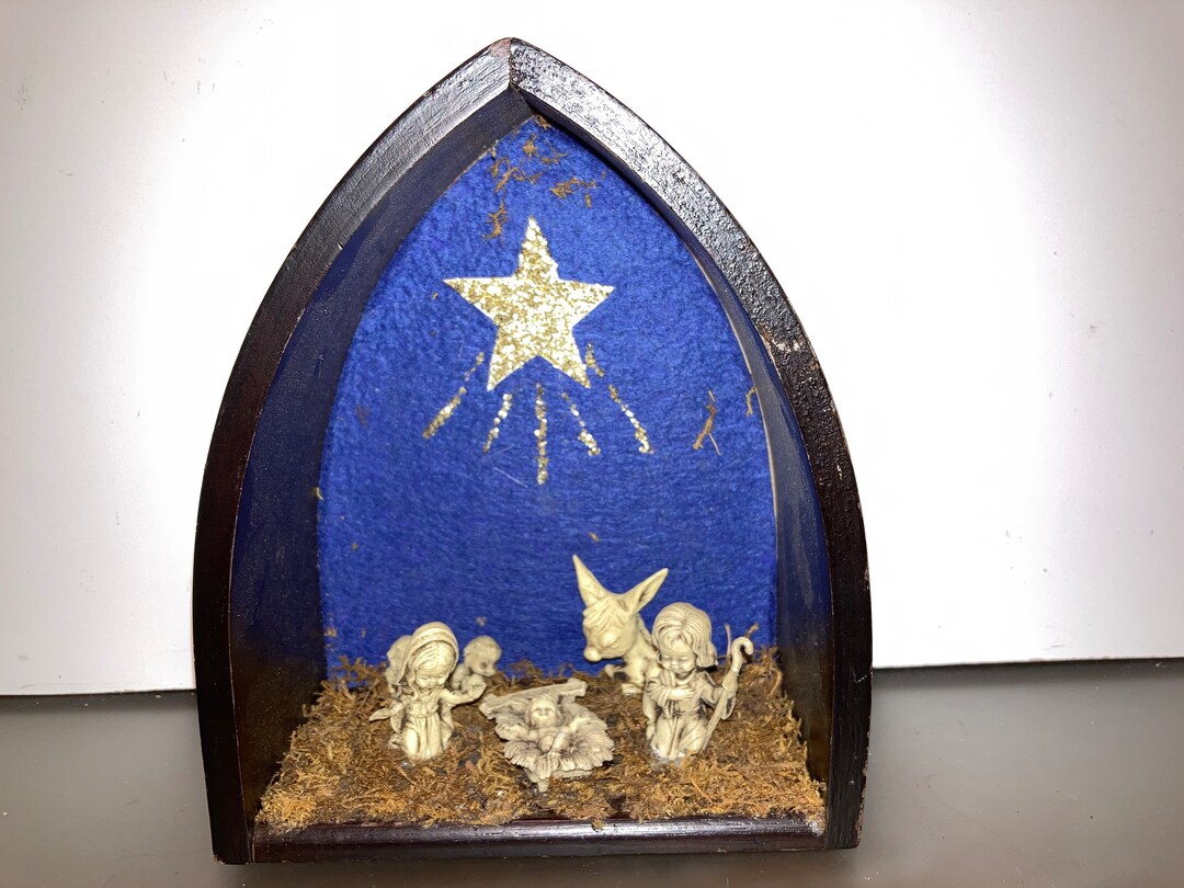 Vintage Enesco Nativity, Wooden Manger Nativity, Resin Nativity Manger ...
