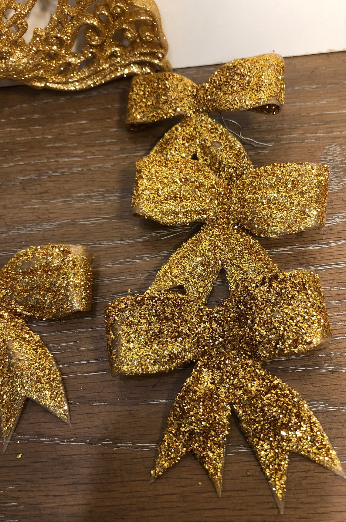 7 Gold Glittered Vintage Bows Gold Glitter Angel Ornament - Etsy