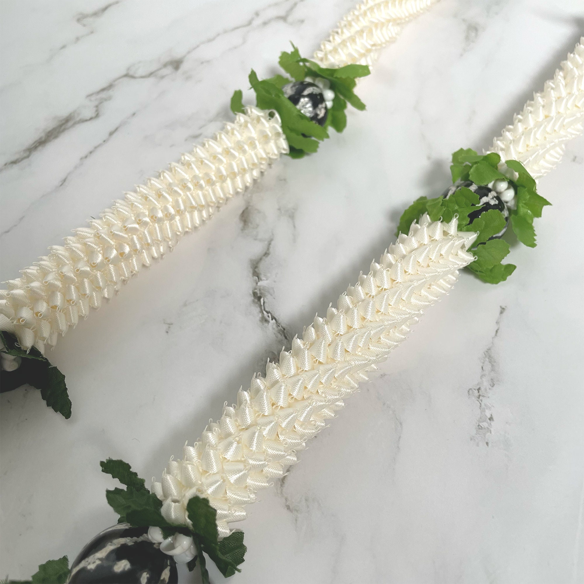 Ribbon Lei White Pikake With Kukui Nuts Hawaiian Craft - Etsy