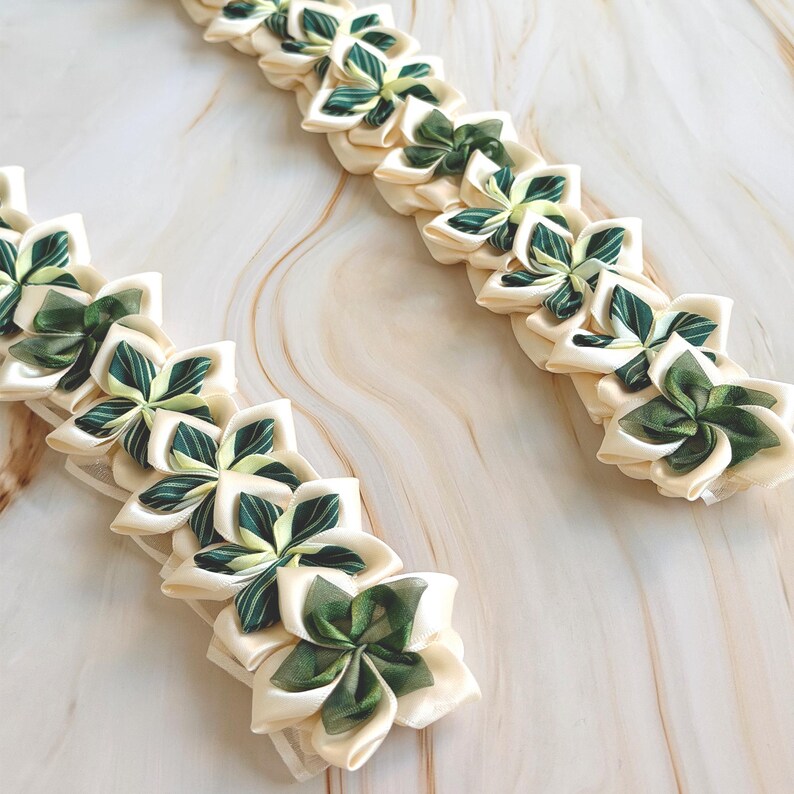 Open-ended Ribbon Lei (50") - Flat Plumeria Lei Song of India #4 ...