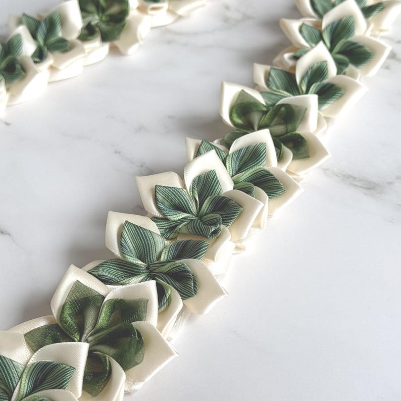 Ribbon Lei - Flat Plumeria Lei Song of India - Hawaiian Lei, Hawaiian ...