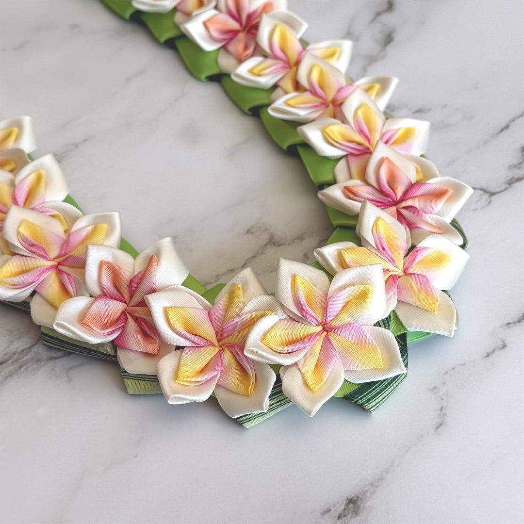 Ribbon Lei - Flat Plumeria Lei White (pink Yellow) - Hawaiian Lei ...