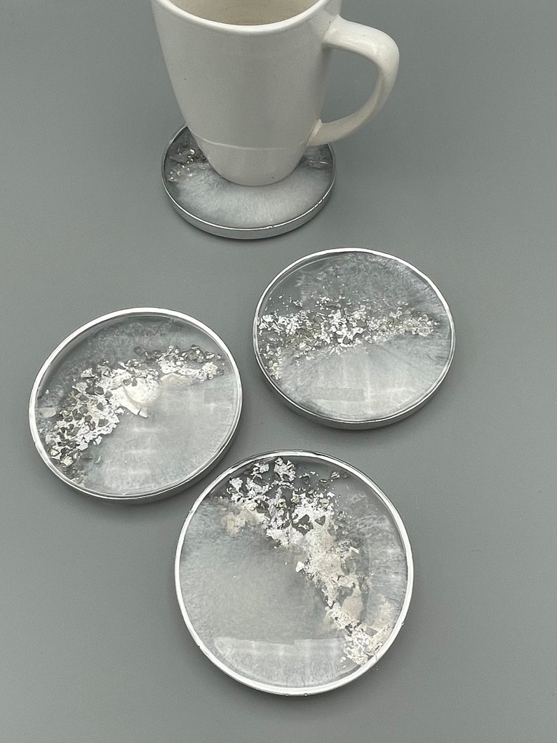 4 Round White and Silver Coaster Sets Made of Resin Silver - Etsy