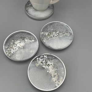 4” Round White and Silver Coaster Sets Made of Resin, Silver and White ...