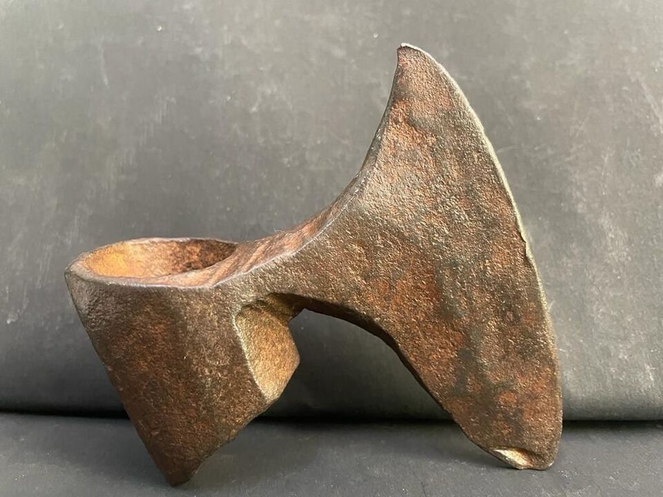 Old Vintage Hand Forged Rustic Iron Axe Hatchet / Axe Head Wood Cutter ...