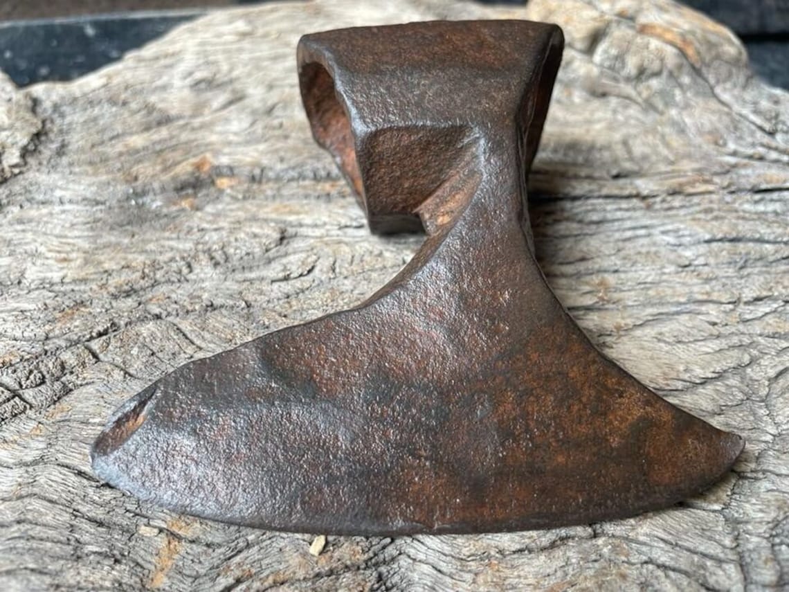 Old Vintage Hand Forged Rustic Iron Axe Hatchet / Axe Head Wood Cutter ...