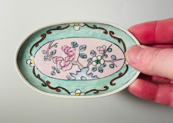 Antique French faience pin dish. Small Art Nouveau po… - Gem