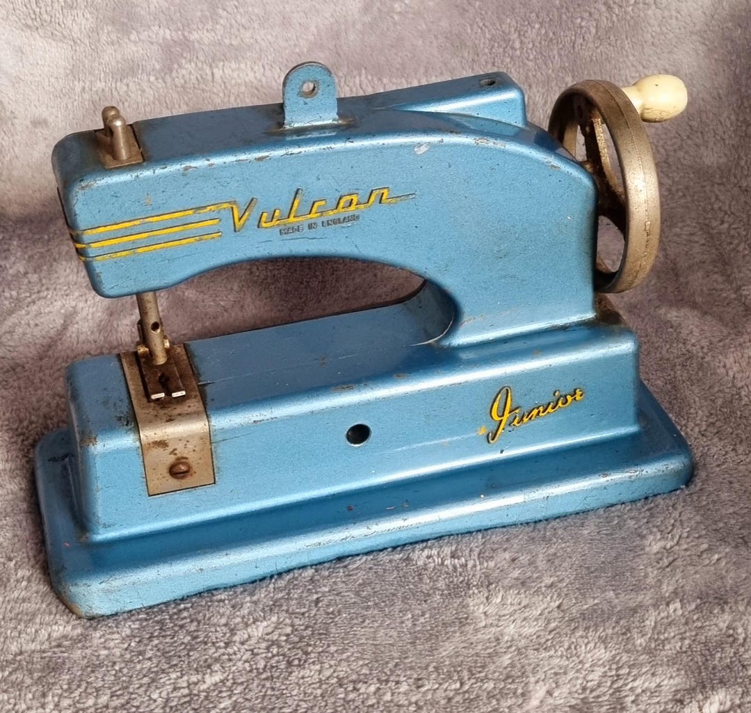 Rare Vintage Vulcan Childs Sewing Machine, Junior, Blue Hand Sewing ...