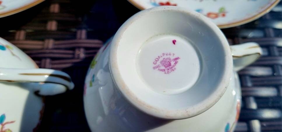 2x Pretty Vintage Coalport Oversize Tea Cup & Saucer Pembroke 6316 ...