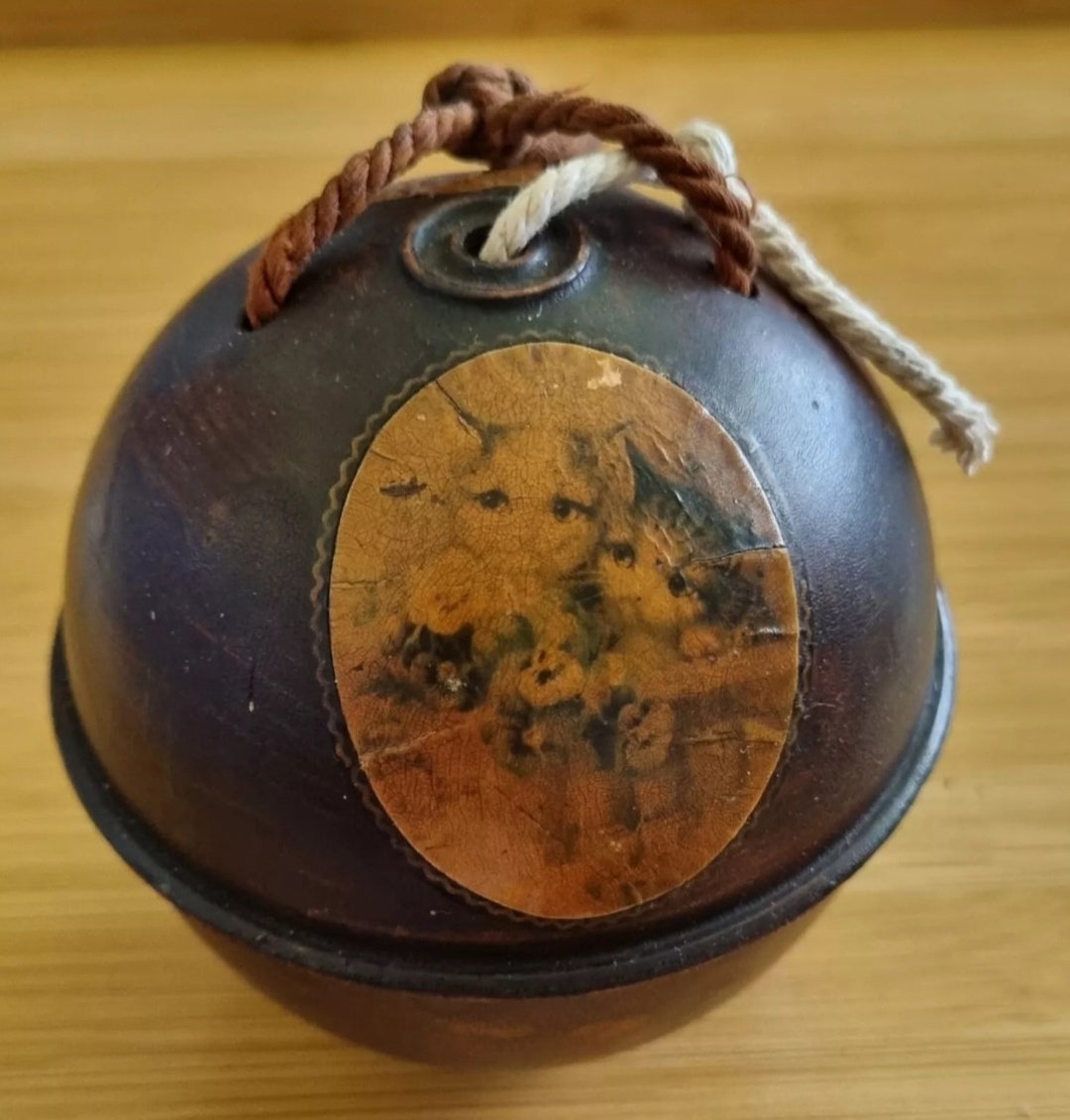 Rare Vintage Treen Turned Wood String Box. Decorated With Kitten Design ...