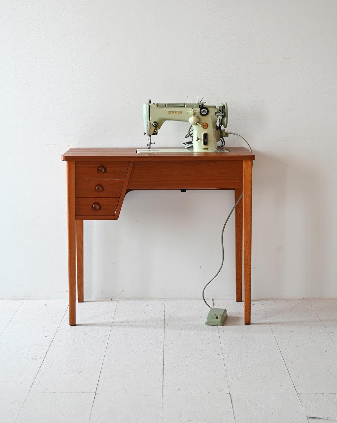 Vintage Scandinavian Teak Desk With Singer Sewing Machine - Etsy