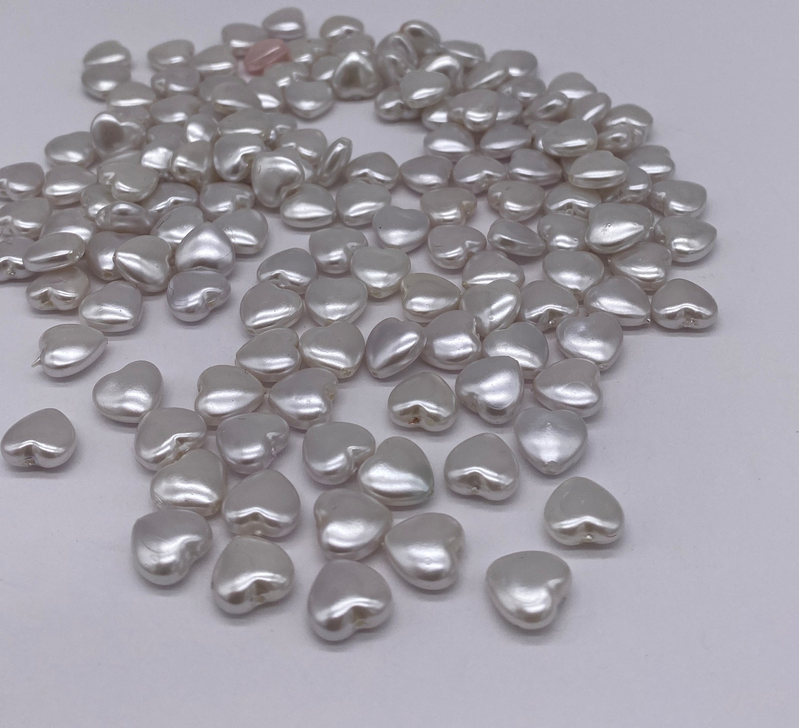 White Pearly Heart Bead. 9mm. Acrylic. ( 40 Peices per Price) - Etsy