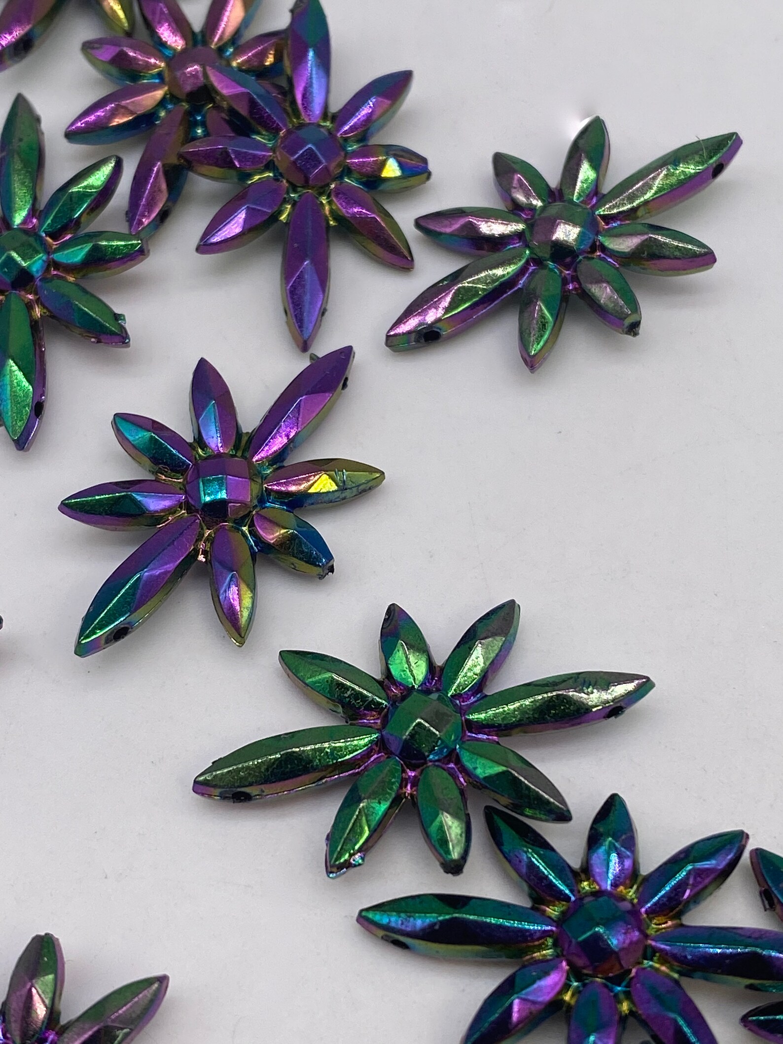 Green/purple Iridescent Star Burst Beads. 1980's Acrylic. ( 30 Pieces ...