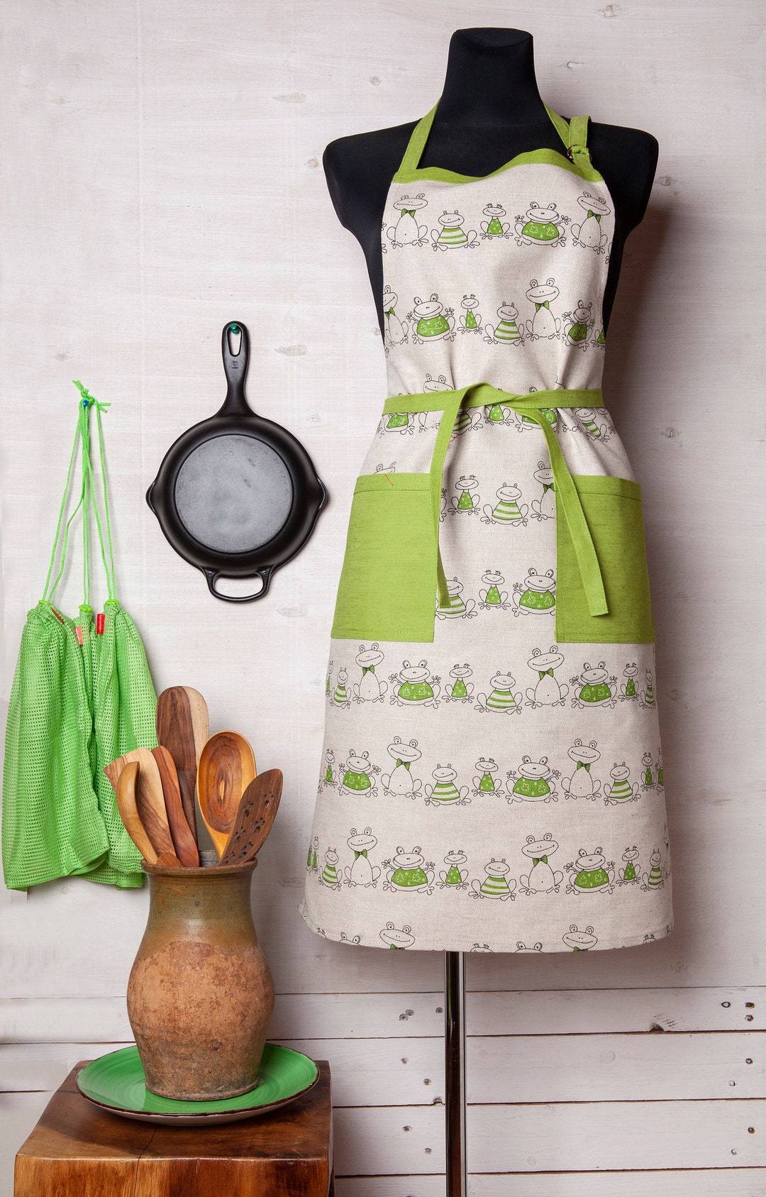 Linen Apron, Frog Design, Gift for Woman, Christmas Gift, Housewarming ...