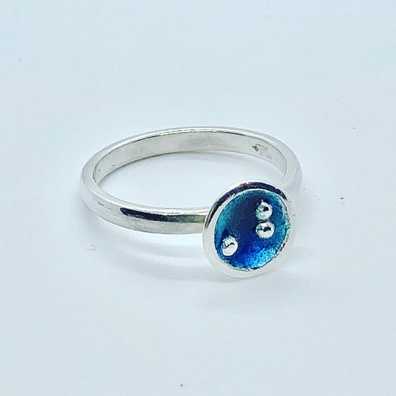 Blue Rock Pool Ring. Emaille Ring. Emaillierter Schmuck. Zierliche Ringe. Rock Pool Schmuck. Schmuck zum Thema Meer. Schmuck zum Thema Meer. Etsy