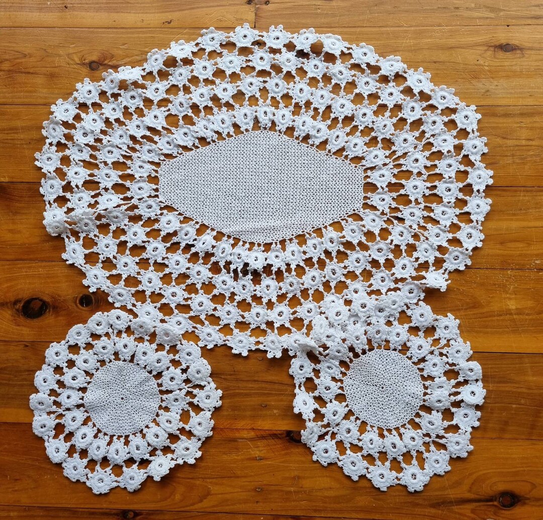 White Lace Doily Duchess Set - Matching Set of 3 - Etsy