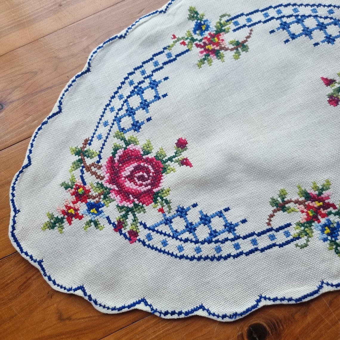 Vintage Oval Cross Stitch Embroidered Doily With Crochet Trim Ivory ...
