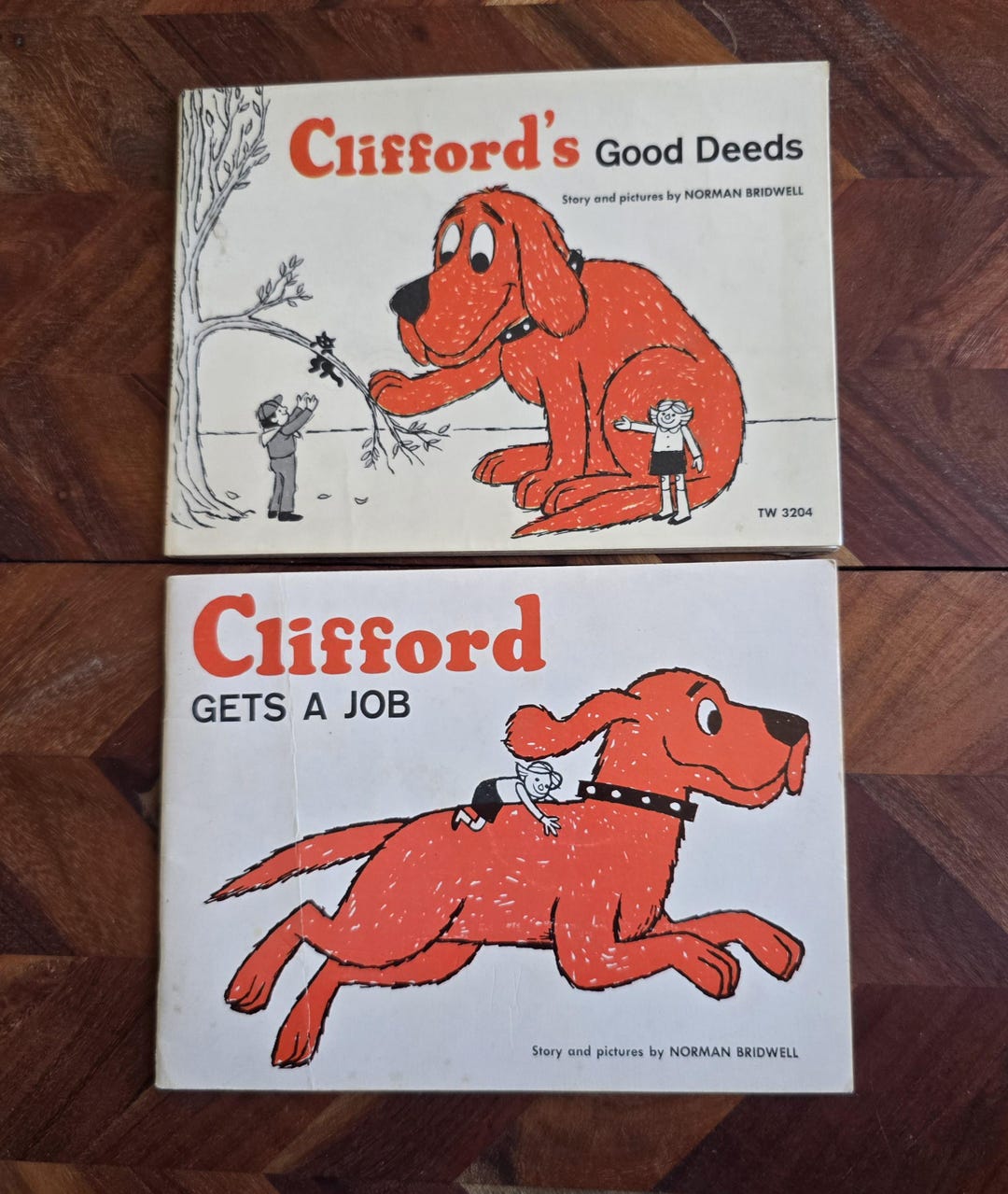 Vintage Clifford the Big Red Dog Books – 1960s-70s Soft Cover Set - Etsy UK