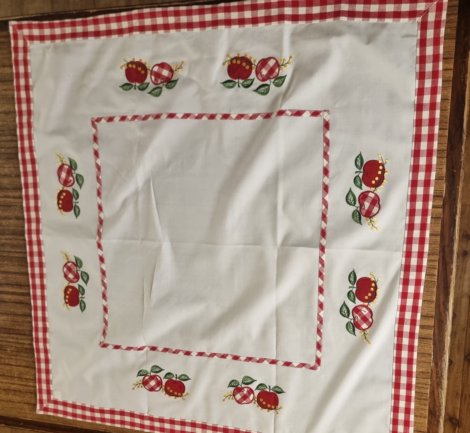 Vintage Appliqued Embroidered Linen/cotton Red White Check Apples ...