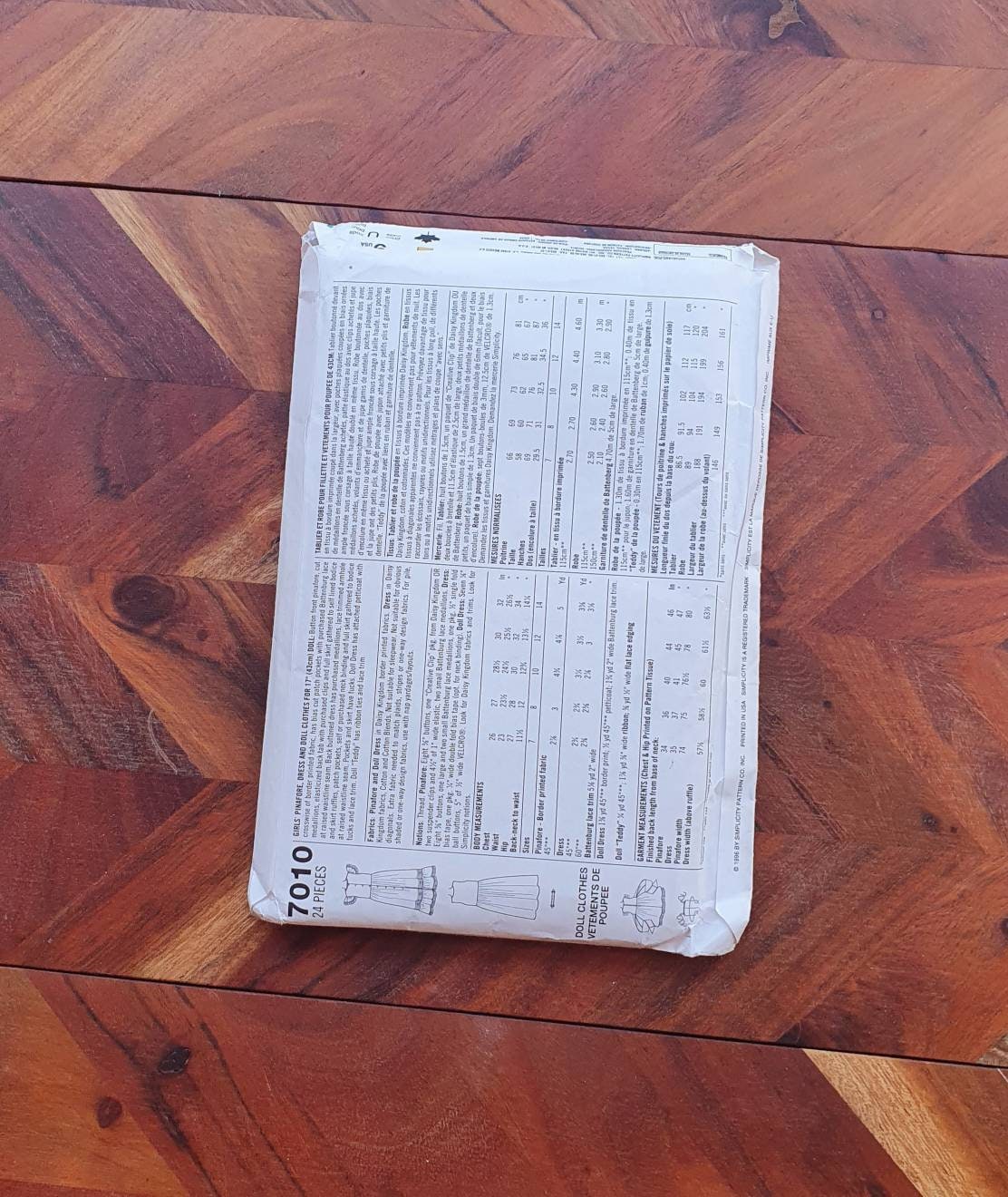 Simplicity Daisy Kingdom Pattern 7010 Girls Pinafore, Dress and Dolls ...