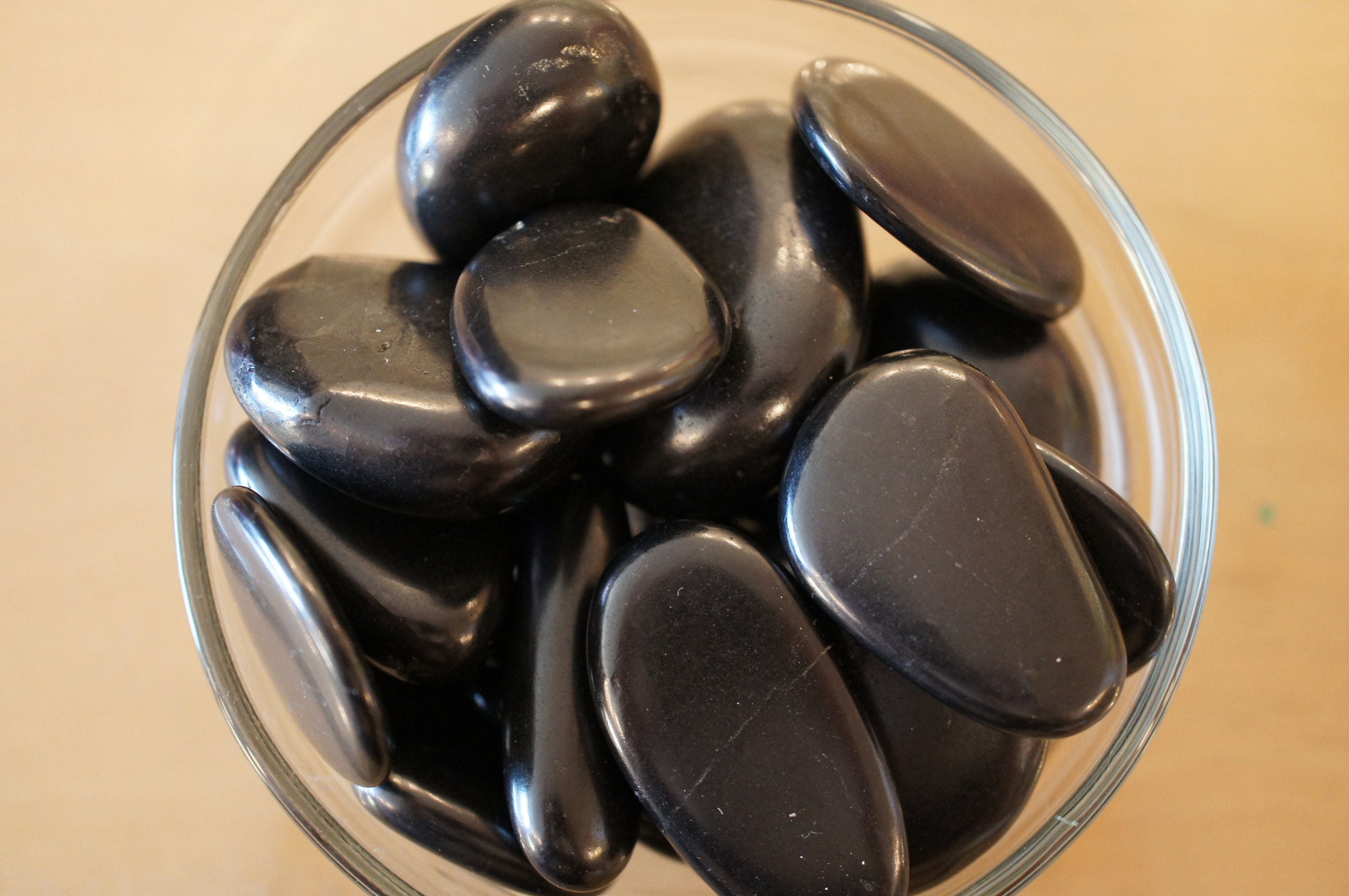 Shungite Tumbled Stone Tumbled Shungite Polished Shungite - Etsy.de