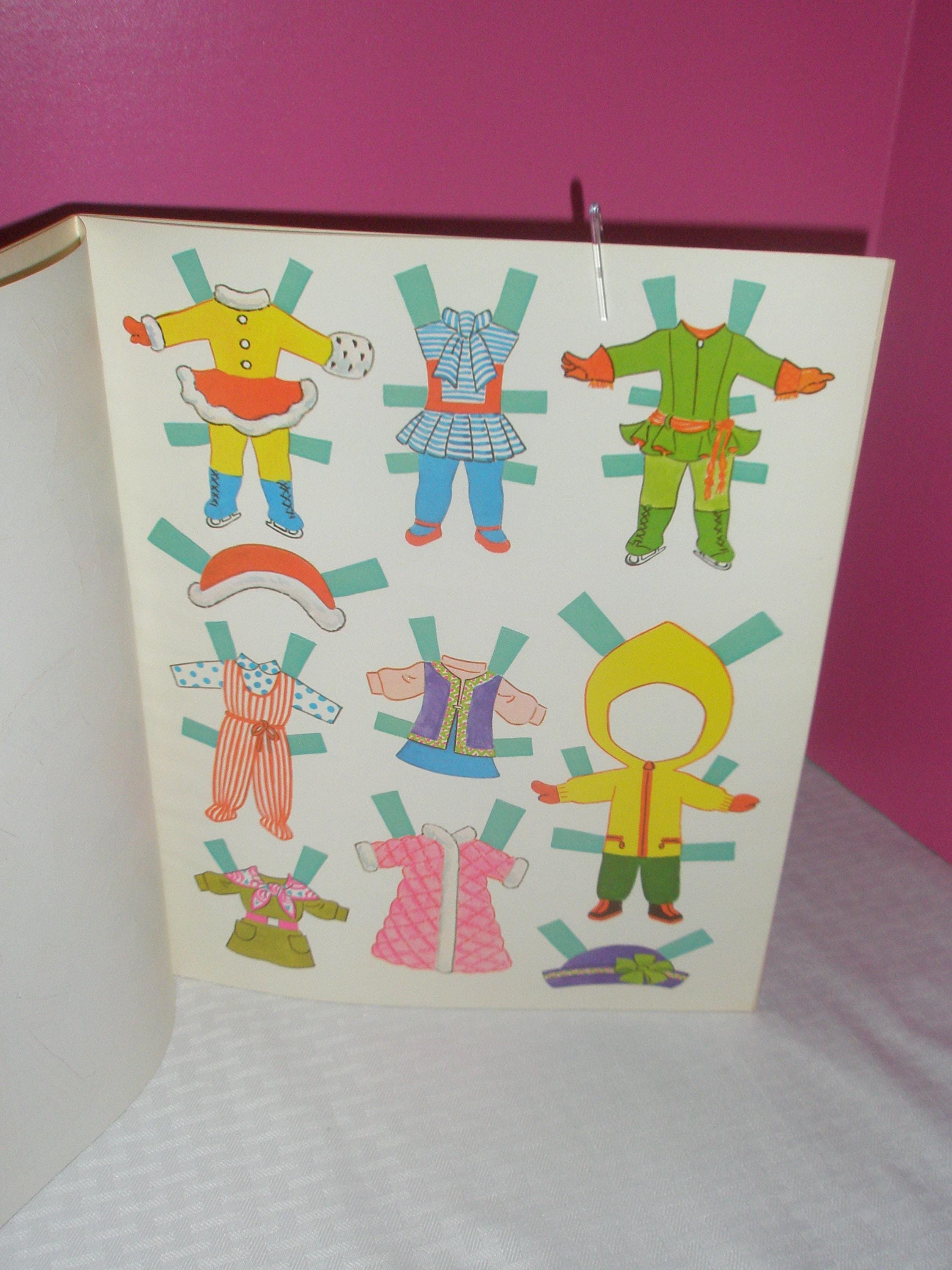 Vintage 1971 FINGER DING Paper Doll Book / Walk-along Paper Dolls That ...