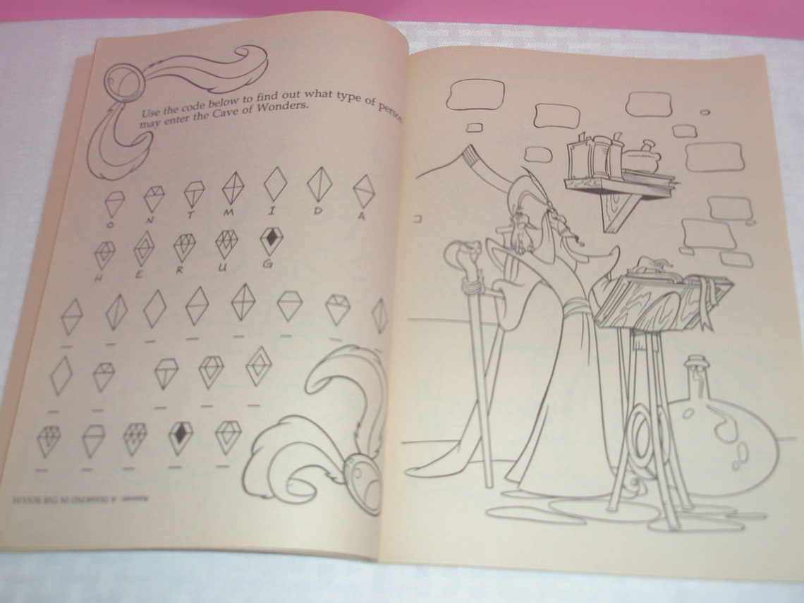 Vintage 1992 DISNEY’S ALADDIN Coloring Book / 2021 Disney’s PRINCESS 3D ...