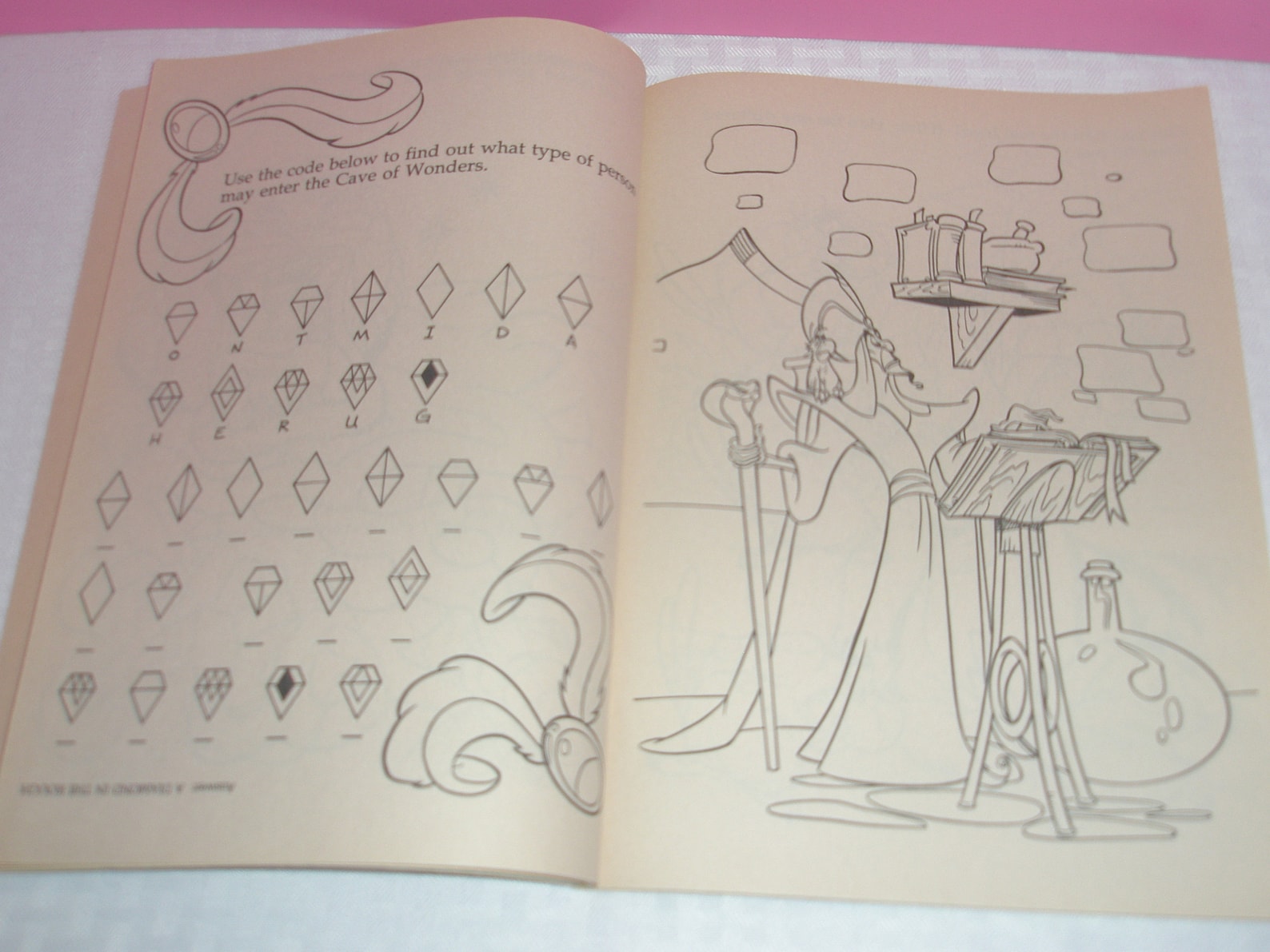 Vintage 1992 DISNEY’S ALADDIN Coloring Book / 2021 Disney’s PRINCESS 3D ...