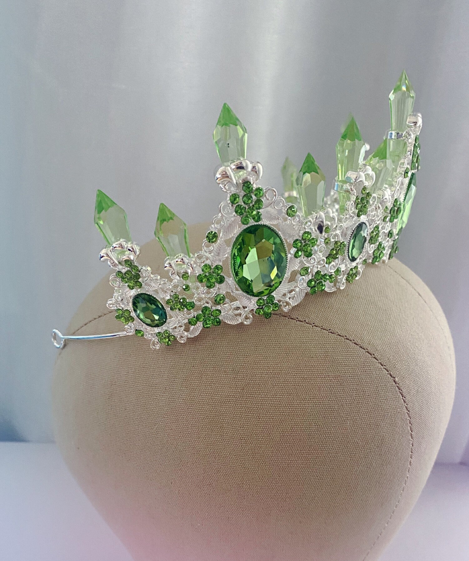 Corona de cristal verde claro, tiara de cristal verde lima claro ...