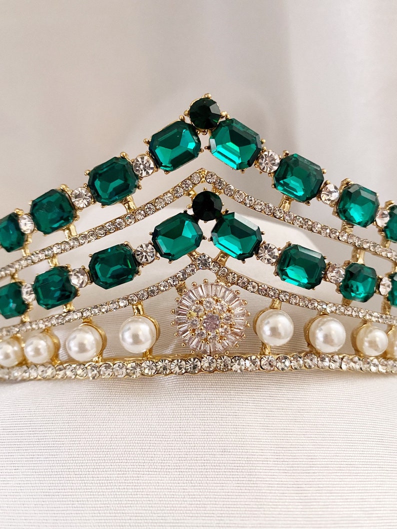 Luxurious Emerald Green Gold Tiara, Victorian Green Royalty Crown ...