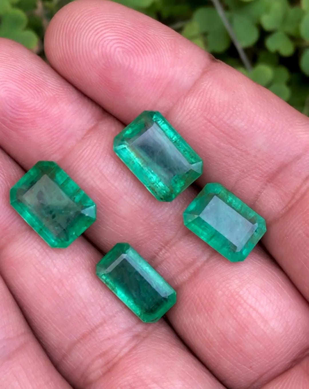 21 Carat Stunning Emerald With Good Clarity From Chitral Pakistan, May ...