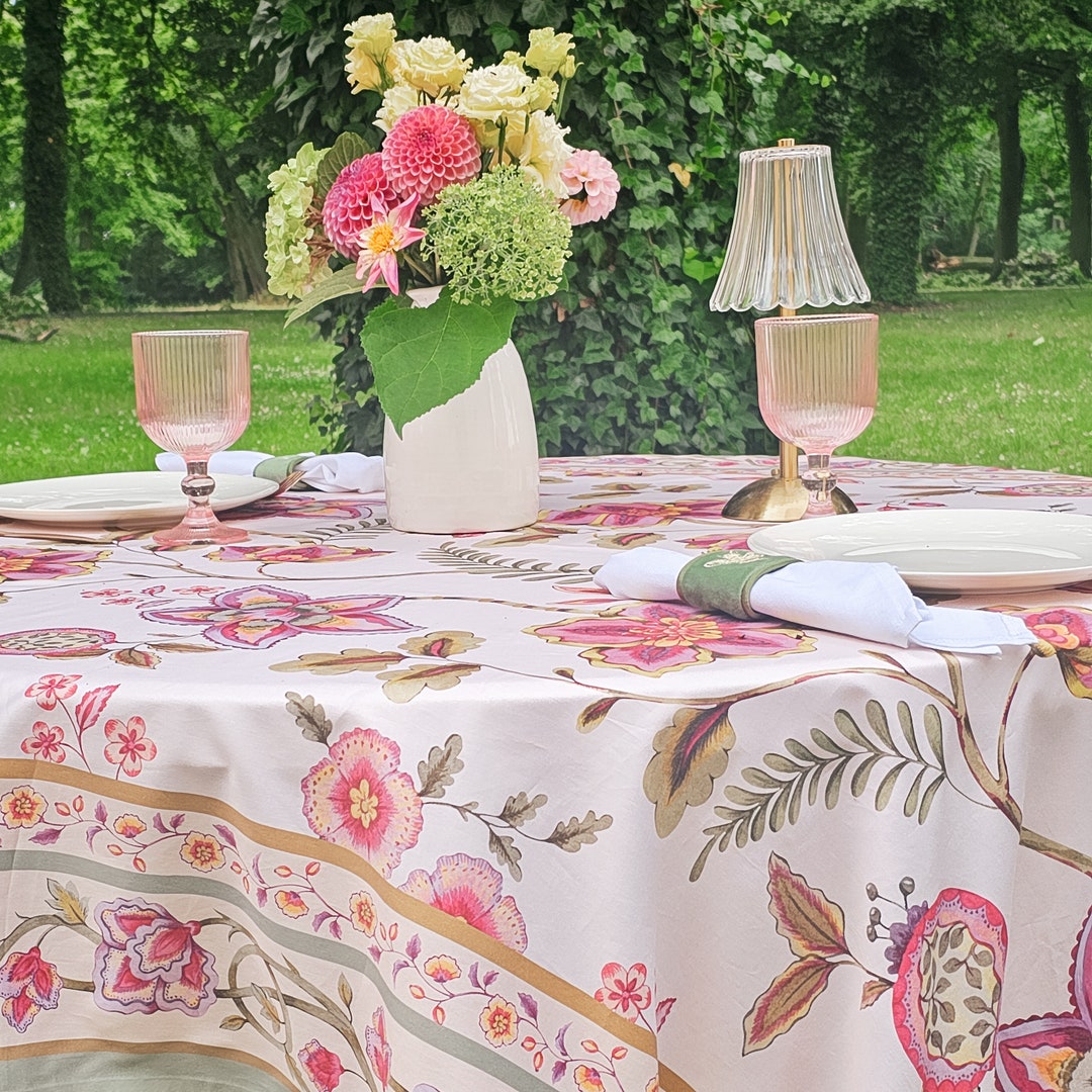 Tablecloth, Floral, Richly Decorated Motif Designs Tablecloth on the ...