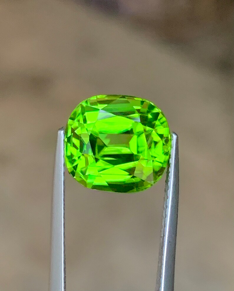 Vibrant Green Natural Peridot Gemstone, Excellent Luster Peridot Loose ...